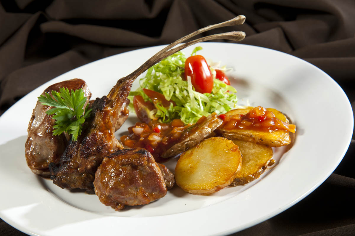 Home 5 – Kuar Resto & Bar