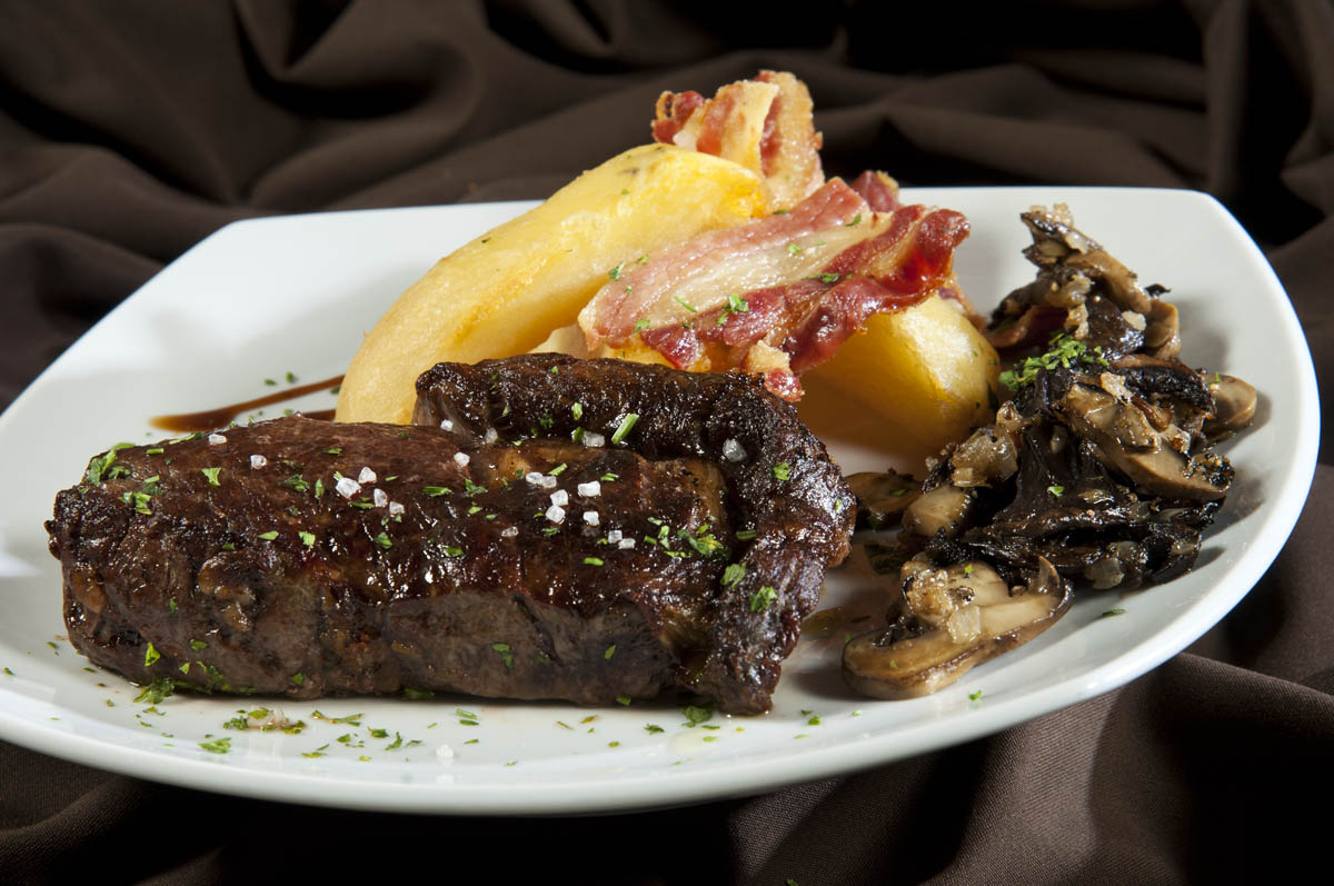 Home 3 – Kuar Resto & Bar